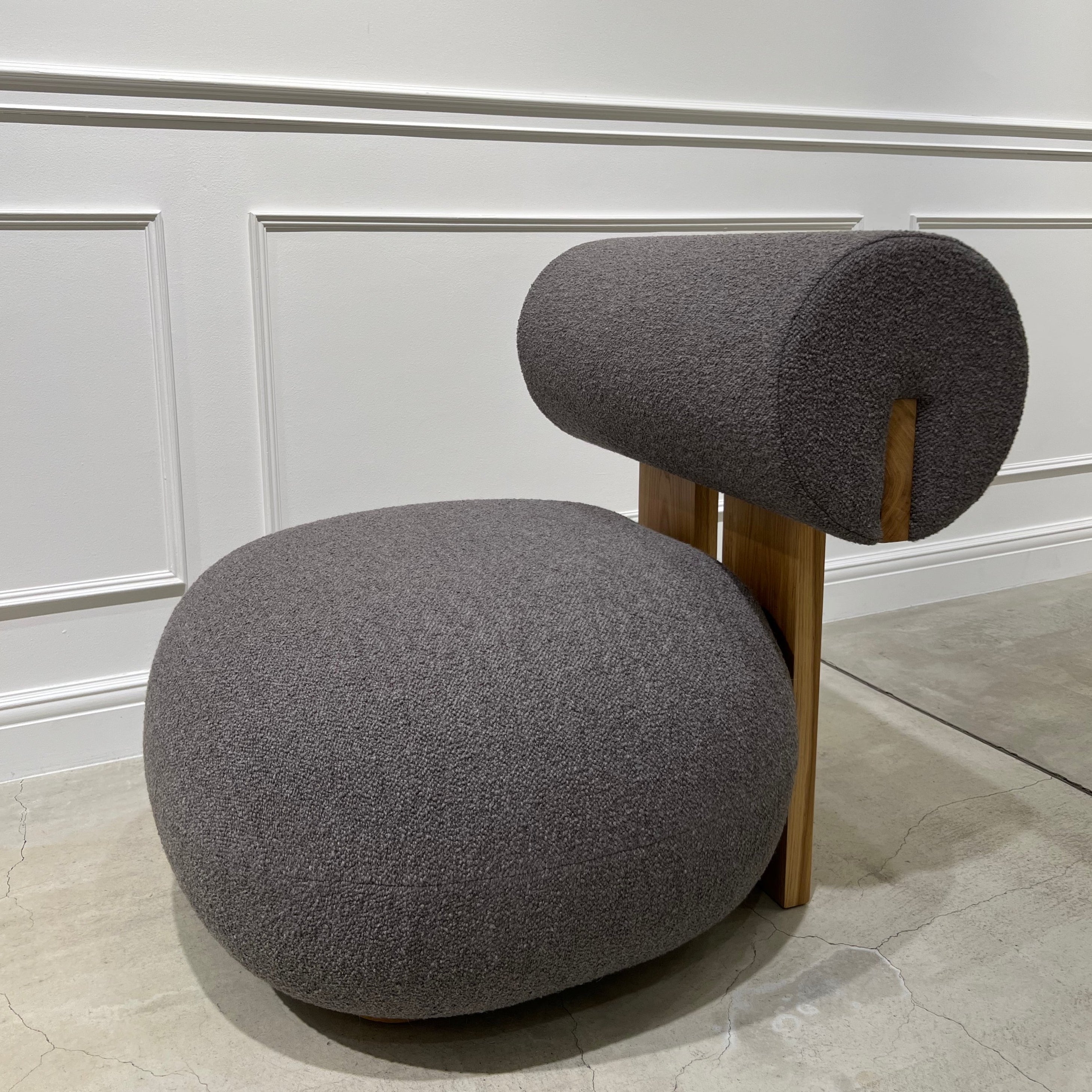 HIPPO LOUNGE CHAIR - Barnum Col 12 – AKT