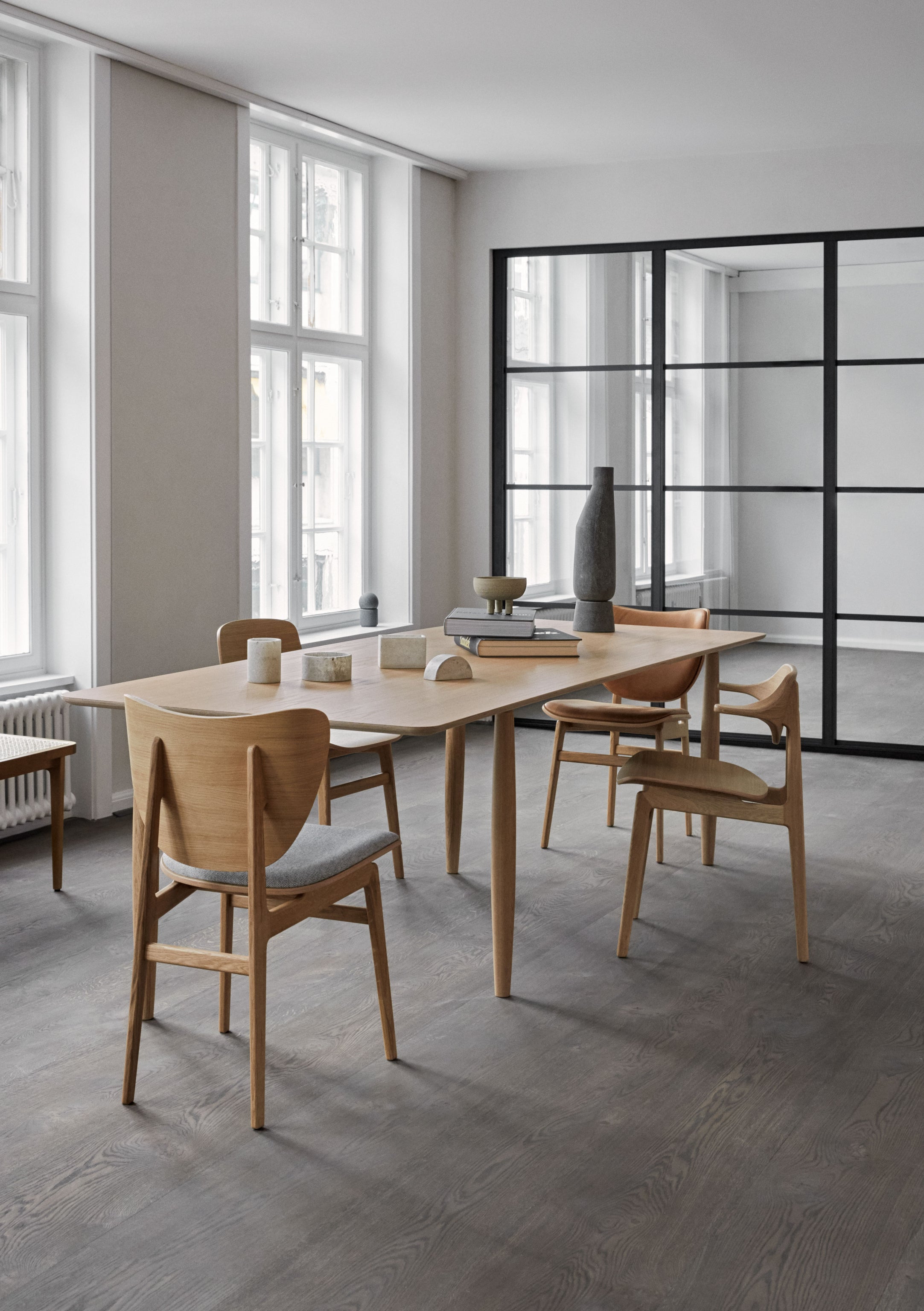 OKU Dining Table – AKT